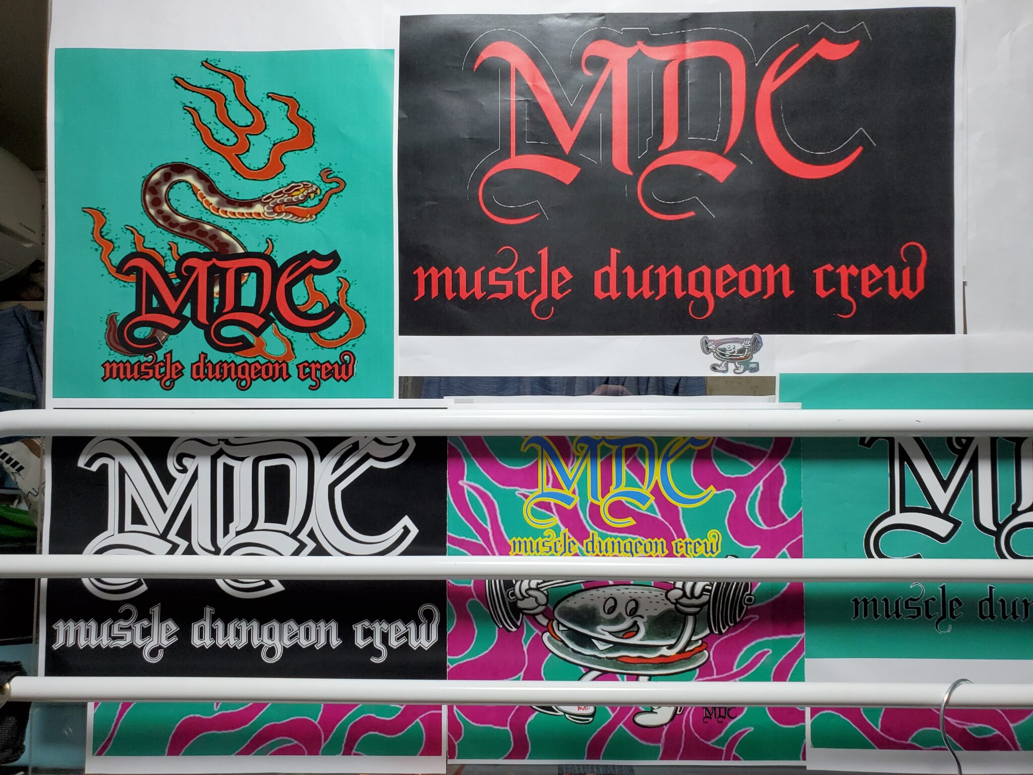 STICKER APPで【MDC】ホログラムステッカー発注してみました！ | ナチュラルボディビル研究所 by.けんた店長